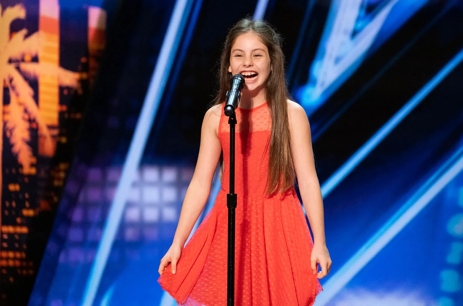 TINY GIRL, MASSIVE VOICE: The Opera Performance That Left AGT ...